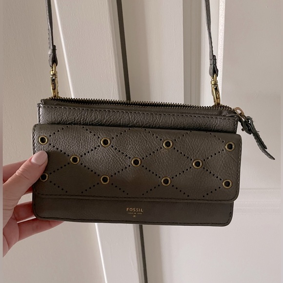 Fossil | Bags | Fossil Cross Body Bag | Poshmark